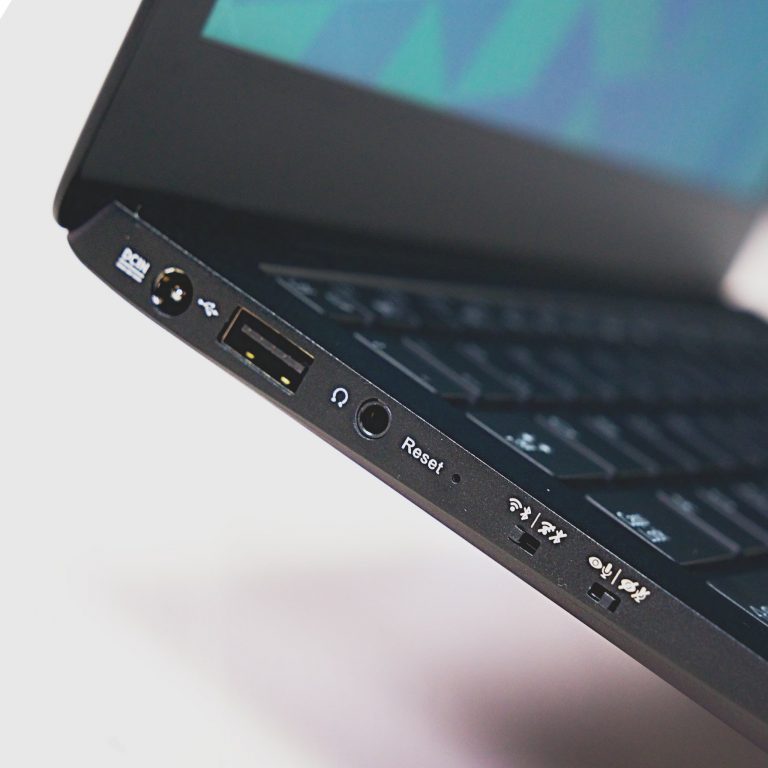 The Librem 13 reviewed by Unbox Therapy – Purism